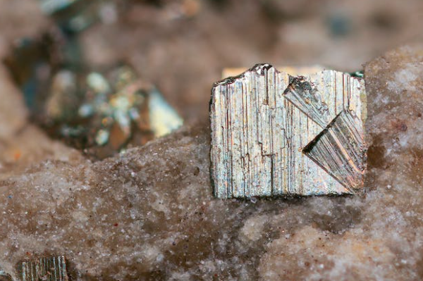 Usos y propiedades de la pirita - Verde Luna